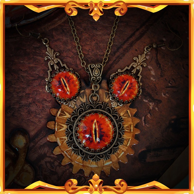 A jewelry set freely inspired by the Eye of Sauron, Lord from Mordor
