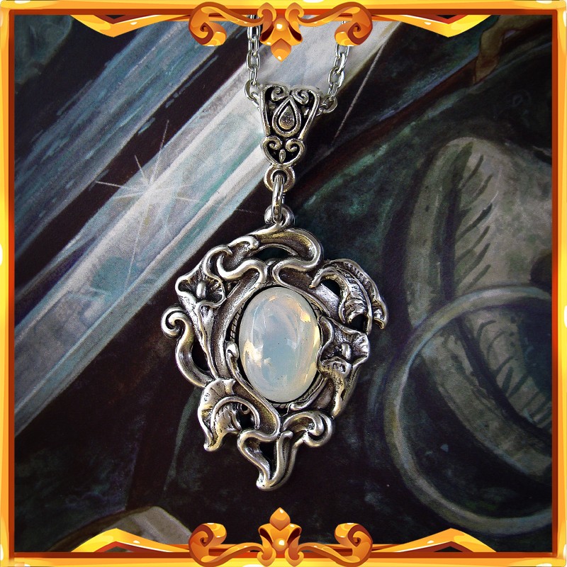 Let yourself be enchanted by our elven and fairy necklaces